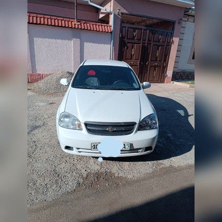 Автомобиль Chevrolet lacetti 1.8