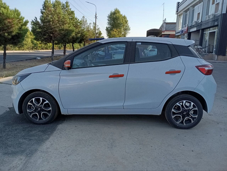Elektro Mobil JMEV EV3