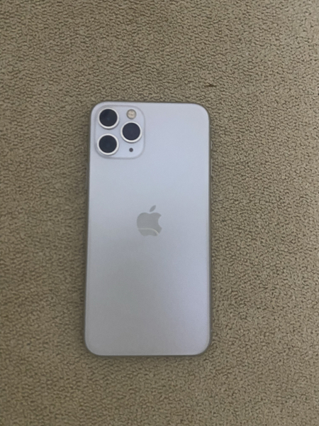 iPhone 11 Pro ..