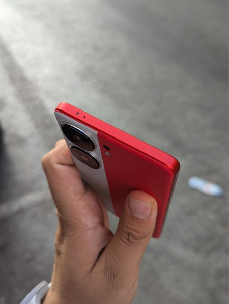 Iqoo neo 9 (Snapdragon 8 gen 2 12/256 limited red edition)