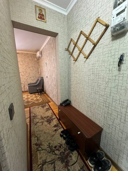 Продаётся квартира 1/4/4 м. Ялангач кирпич балкон 2х6 
Ор-р: Ялангач