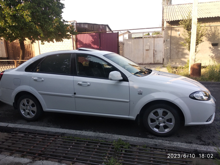 Продаётся Lacetti elegant автомат коробка, 2020 года пробег 53000км.