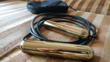 Tangram Smart Rope – скакалка, отображает статистику прыжков в воздухе