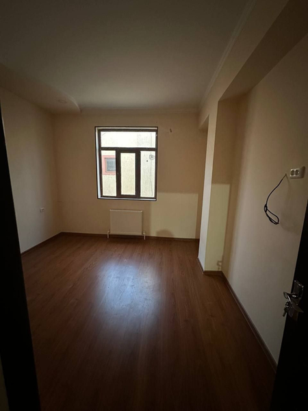 3 xonali kvartira tez va arzon sotiladi