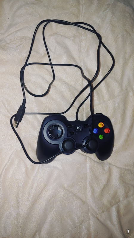 Logitech f350 gamepad