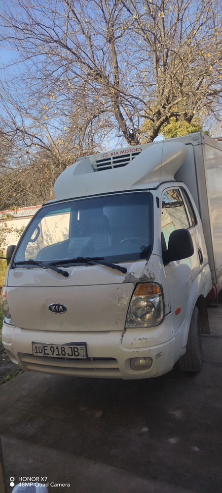 KIA Bongo 3 Avtomat, refrejerator 2010 yil sotiladi
