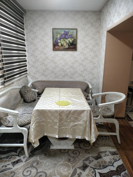 Буюк Ипак Йули Продаётся квартира. 3/1/5. 75м². Кирпич. Ор-р Метро.