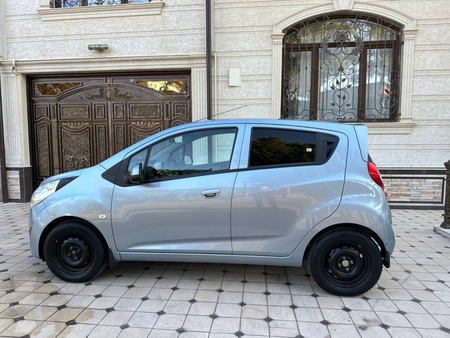 Spark 2015 avtomat srochni sotiladi