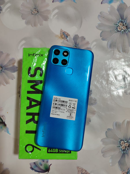 Телефон Infinix  SMART 6