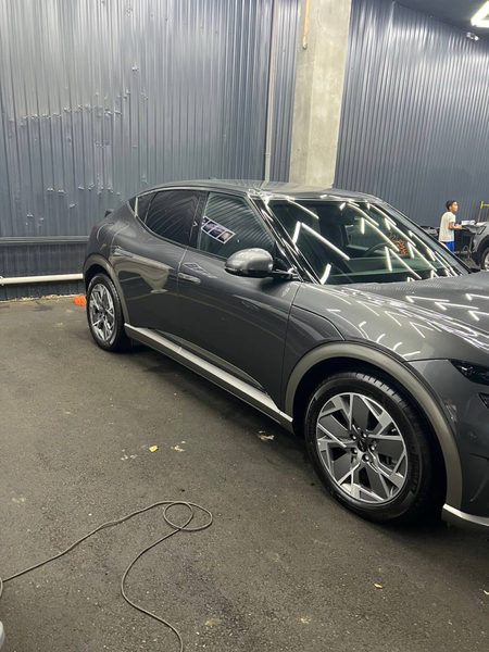 Продается Genesis GV60