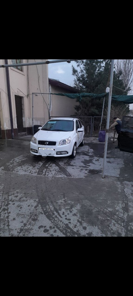 Srochni sotiladi