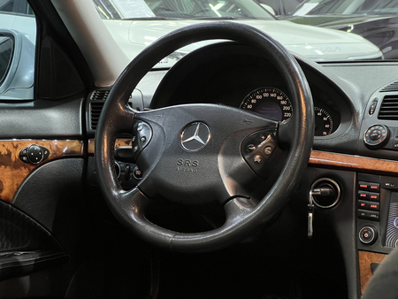 Mercedes benz W211 e240