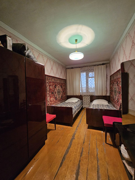 Акадкм нородок Ор-р 7-поликленика. 2/4/4  55м² Кирпич.