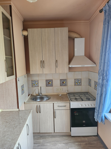 Продаю Тузель-1 (крестик) 1/4/4 с мебелью и техникой. Цена: 46000$