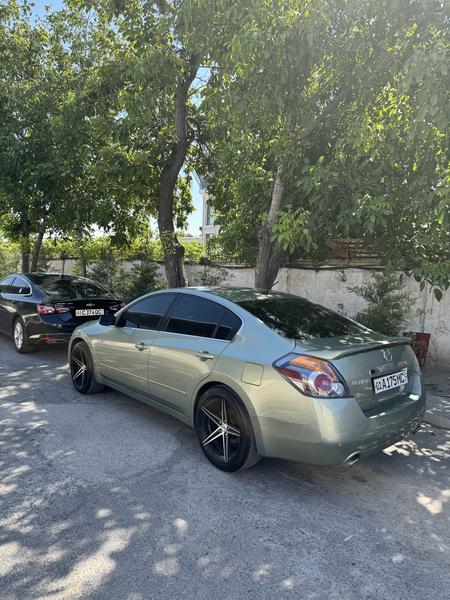 Nissan Altima 2.5S sotiladi