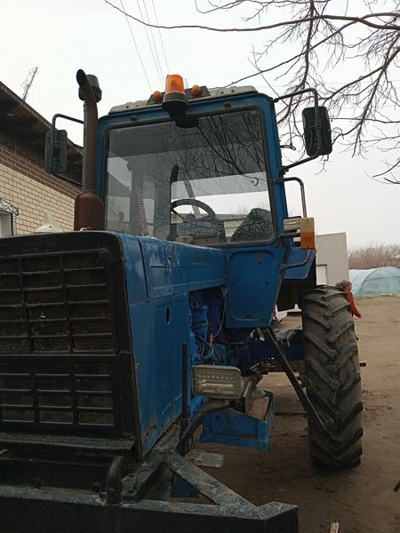 Mtz80 Traktor sotiladi