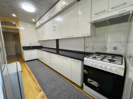 (К129201) Продается 3-х комнатная квартира в Шайхантахурском районе.