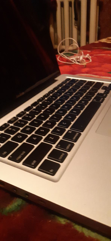 MacBook ( 2008 late ) 4/500 gb