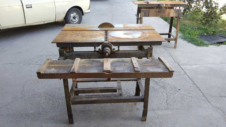 Станок для обработки дерева в отличном состоянии.