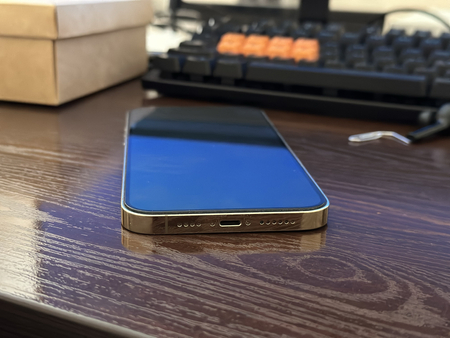 iPhone 13 pro max gold