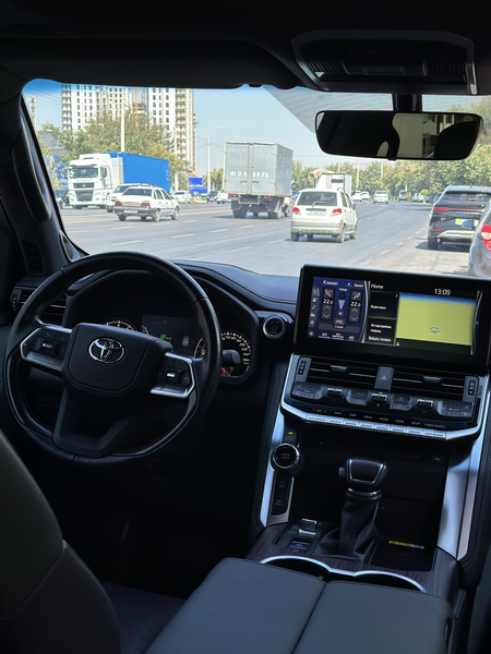 Toyota Land Cruiser LC300