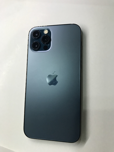 iphone 12 pro  ekrani alishgan face ishlidi batarekasiyam yahshisi qoy