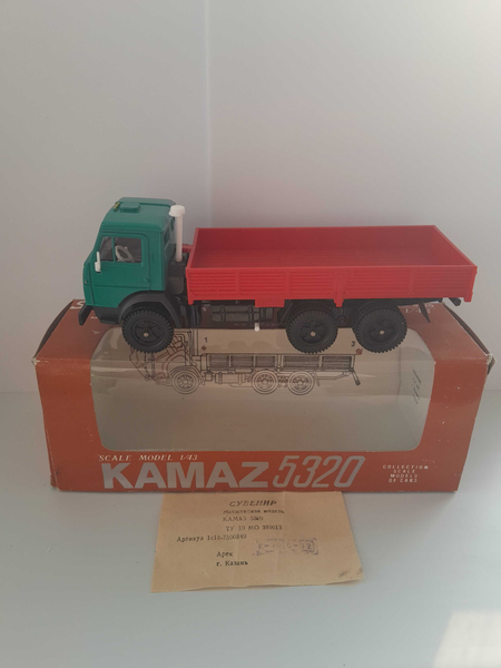 Модель КАМАЗ 5320 бортовой 1992г.