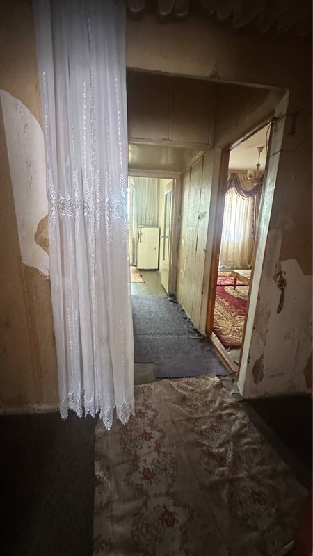 Срочно на Чиланзаре 25 кв 2 ком срочно