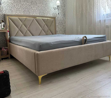 Кровать двуспальная