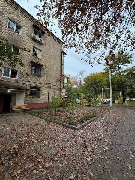 Продается 2в3 ком кв 1 этаж  чил 26 квартал 52м2 цена 57500$.ZA010