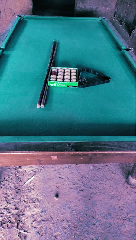 Billiardniy stol toshlari kilari bilan birga sotiladi