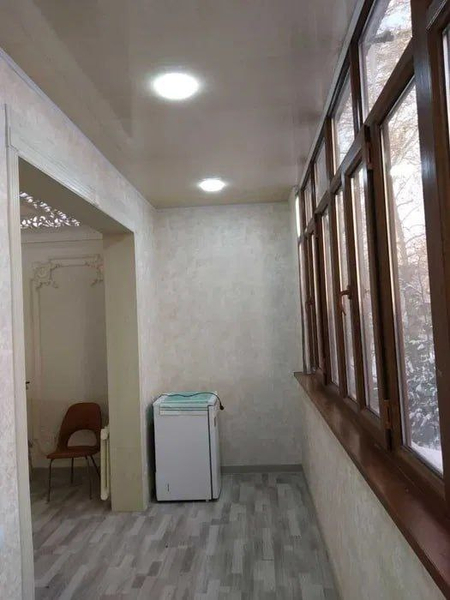 Продается 2-комнатная квартира в Юнусабаде, 11 квартал.