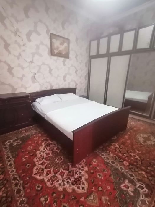 Mehmonxona hostel kunlik  xonalar bor