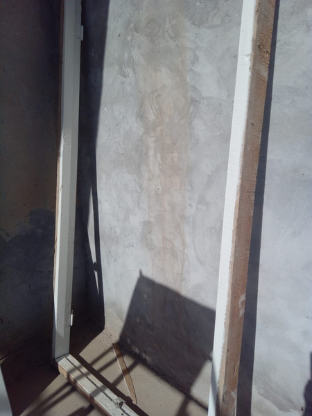 Eshik,dereza karobkasi bilan