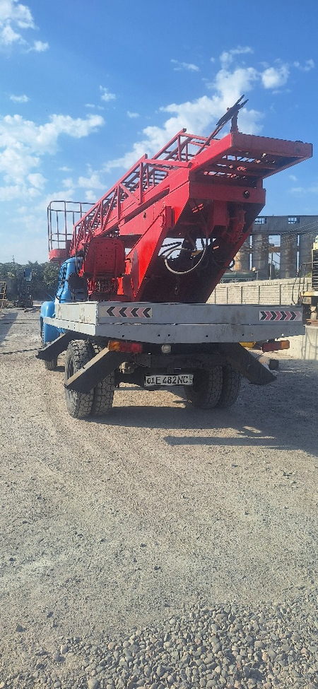 Avtovishka sotiladi 17 metrli gaz 53