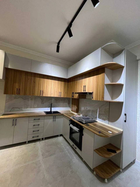 Срочно продается квартира 67 кВ на Максим Горьком.