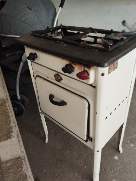 Gaz plita sotiladi