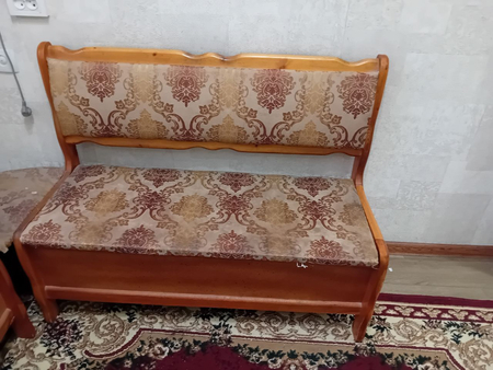 Уголок сотилади б/у