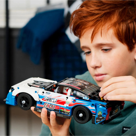 Конструктор LEGO Technic Nascar Next Gen Chevrolet Camaro ZL1 42153
