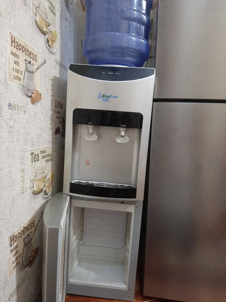 Куллер для воды с холодильником