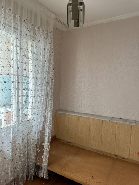 Чиланзар 9 2/4/4 возле метро звоните Ясмина