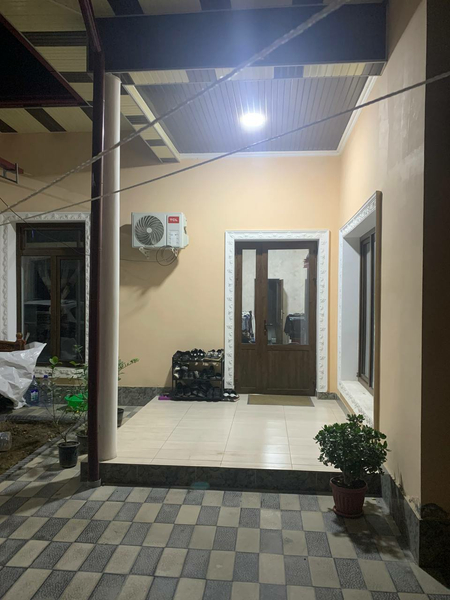 Uy sotiladi Shaharga yaqin