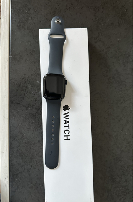 iwatch se2 свой почти новый 100% ёмкость 100% 40mm